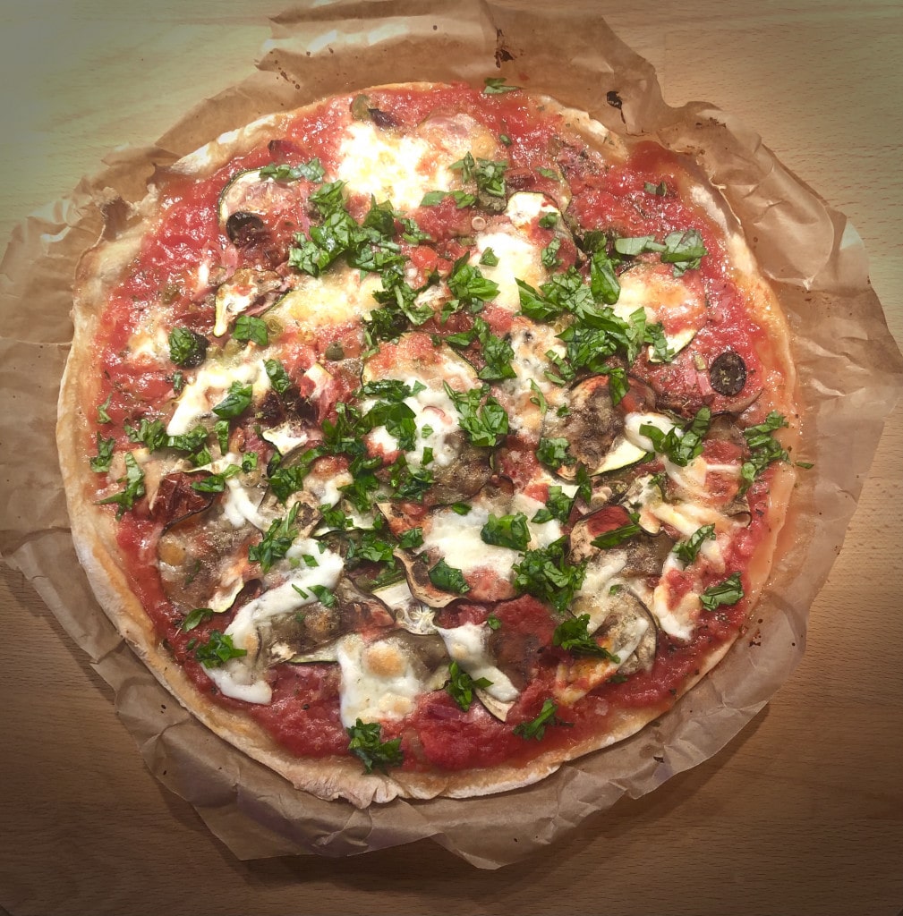 Pizza con tutto hausgemacht